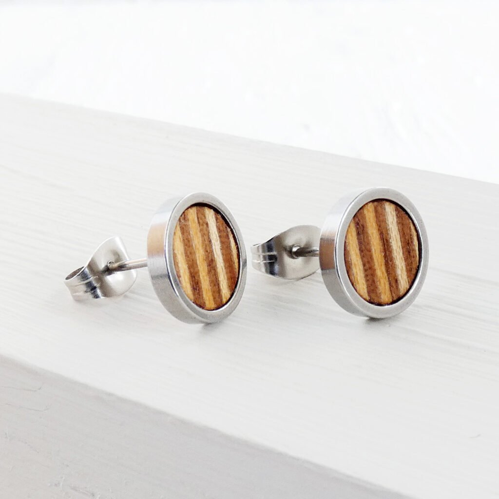 Pendientes de rayas de madera y acero inoxidable